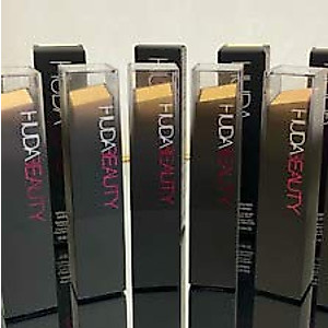 HUDA BEAUTY #FauxFilter Skin Finish Buildable Coverage Foundation Stick 335B Beignet
