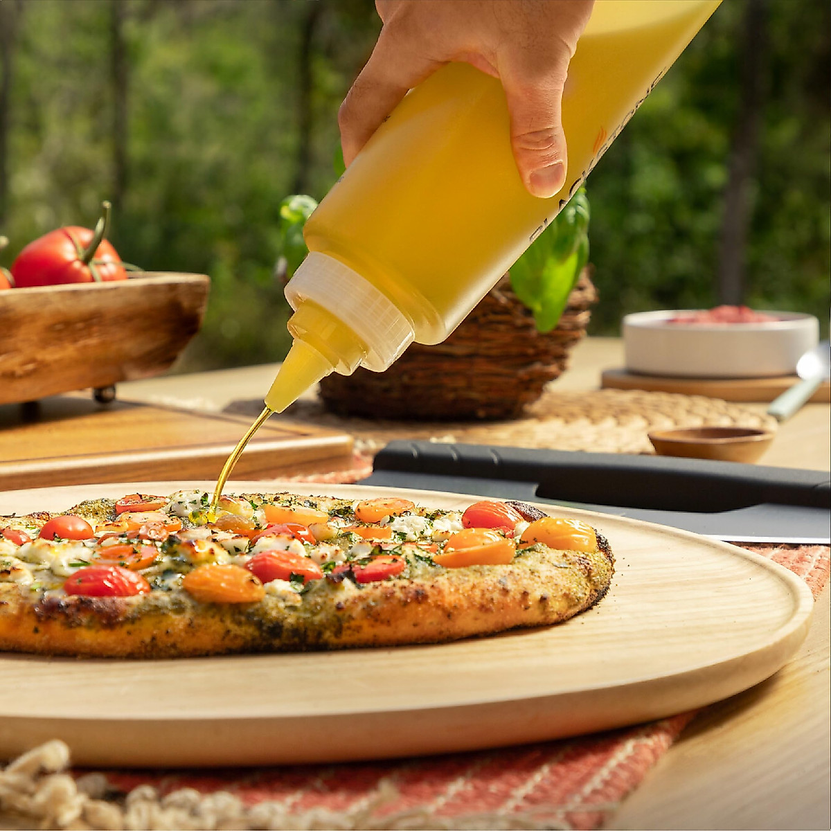 Blackstone 5071 Premium Leak-Free 32 oz Large Set of 2 Durable Clear Food Dispenser Squeeze Squirt Bottle Griddle Accessory with Cap for Sauces, Oil, Condiments,Salad Dressings, Water