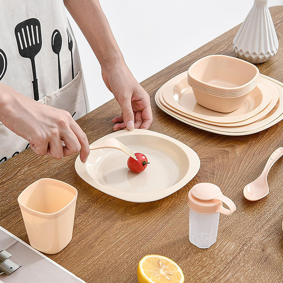 amokk 47 Pcs Plastic Cultery Sets for 6, Reusable Plates and Bowls Sets Portable Dinnerware Set for Pixcnic, Camping, Travel, Outdoor, Home Party