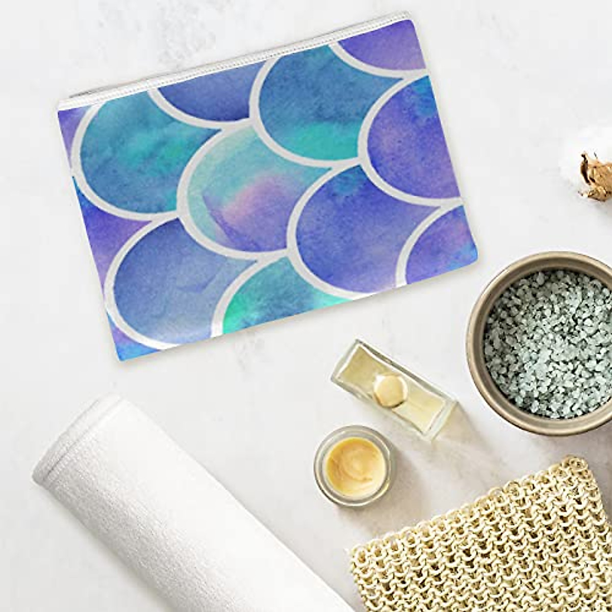 Mermaid Scale Hand Towel, Rainbow Mermaid Scale Face Towel Ultra Soft Highly Absorbent Decorative Guest Towels Fingertip Bath Towel for Bathroom Kitchen Hotel Home 30x15 Inch