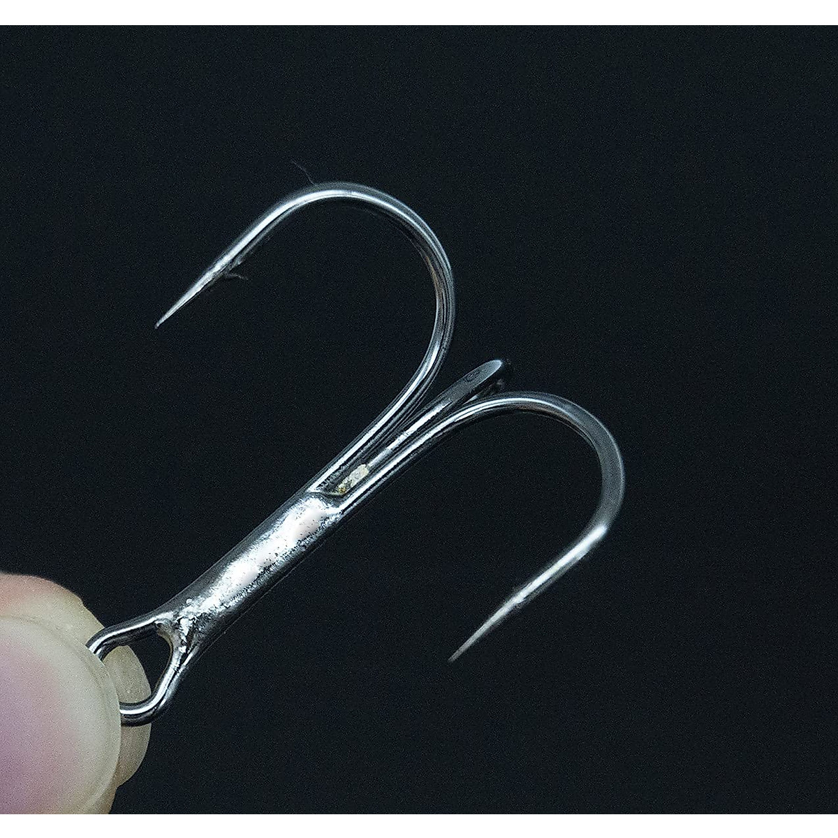 Fishing Treble Hook Strong Sharp 100pcs Triple Barbed Tackle Hooks Silvery Tuba High Carbon Super Sharp Solid riple Barbed Steel Fish Hooks Round Bend for Saltwater Freshwater Size 1 2 4 6 8 10 12