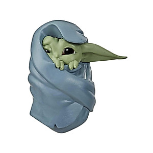 STAR WARS The Bounty Collection The Child Collectible Toys 2.2-Inch The Mandalorian “Baby Yoda” Sipping Soup, Blanket-Wrapped Figure 2-Pack