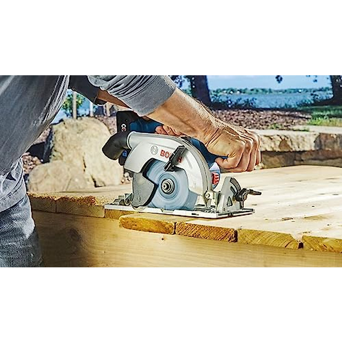 BOSCH GKS18V-22B25 18V Brushless Blade-Right 6-1/2 In. Circular Saw Kit with (2) CORE18V 4 Ah Advanced Power Batteries