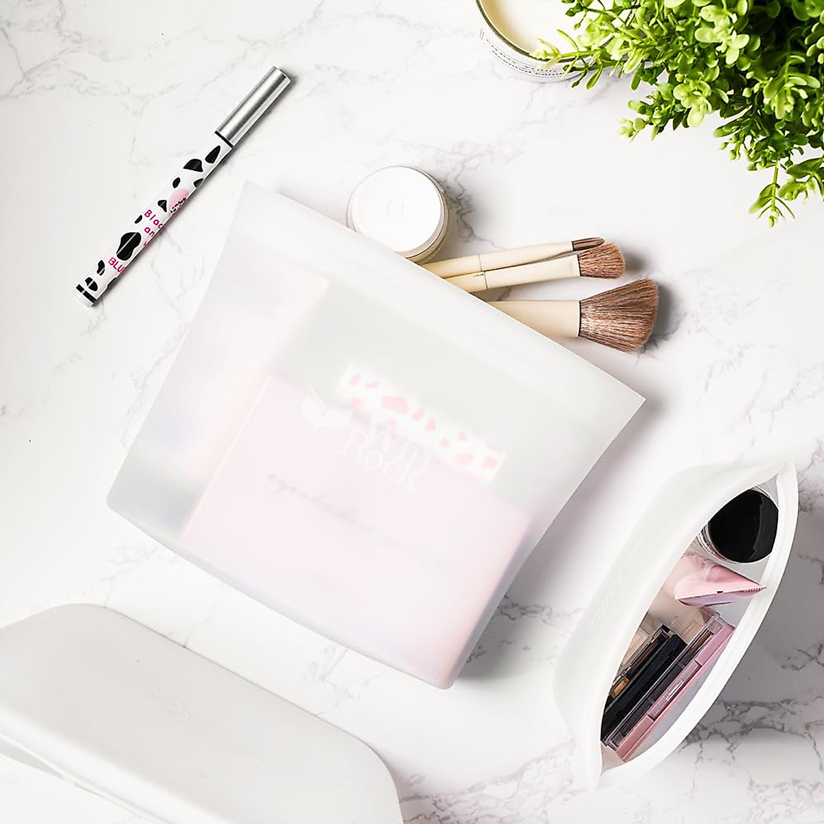 Winrock Reusable Silicone Food Storage Bag, for Microwave, Oven, Fridge, Freezer & Sous Vide Zip Sealed Containers (3 size：53oz, 32oz, 18oz)…