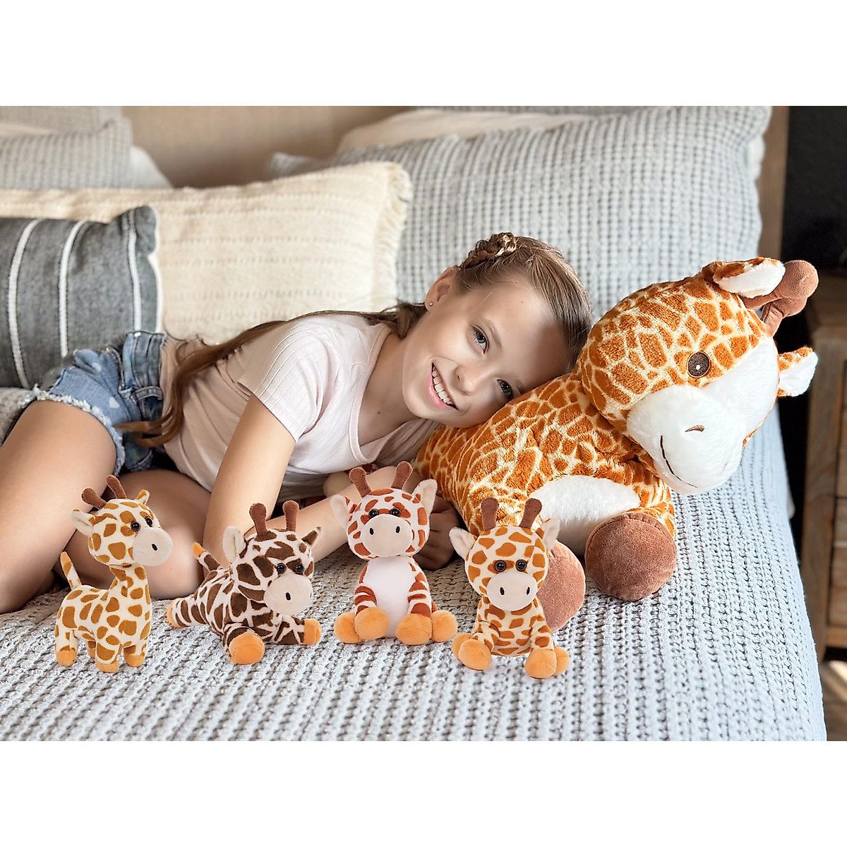 Tezituor 5Pcs Giraffe Stuffed Animal Set, 22in Mommy Stuffed Giraffe with 4 Cute Baby Giraffe Toys for Girl Boy Kid, Soft Large Giraffe Pillow, Plush Giraffe Gift for Birthday Christmas Party Decor