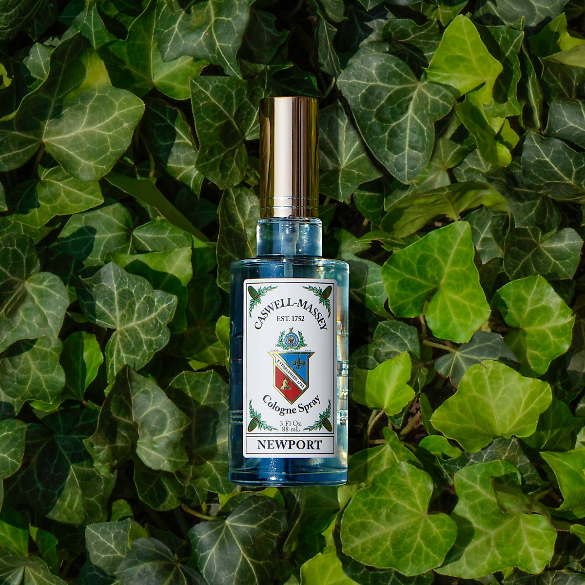 Caswell-Massey Newport Gold Cap Cologne, Men’s Cologne with an Original American Seaside Cologne, Fresh, Cool & Ocean-Inspired, 3 Fl Oz