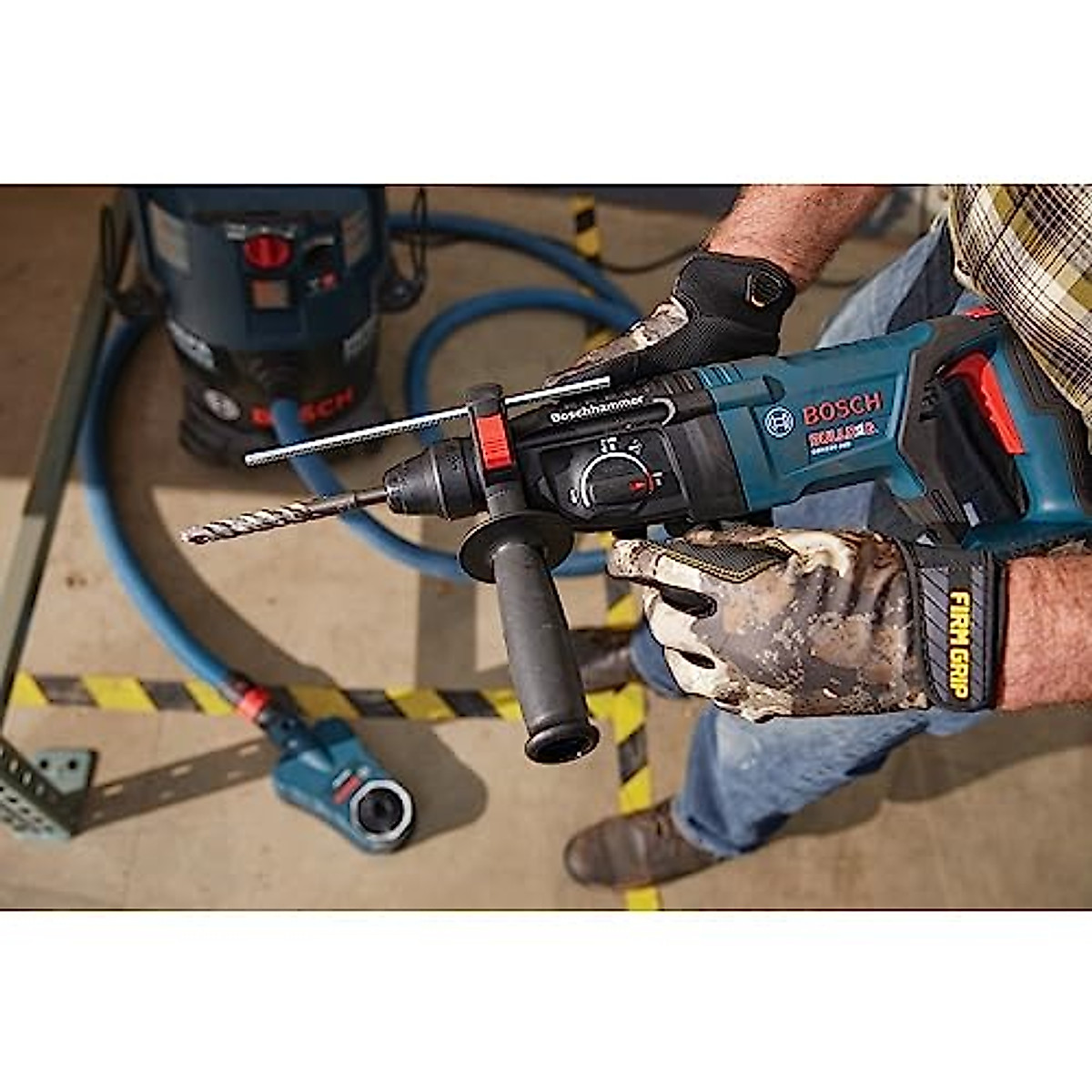 BOSCH GBH18V-26DK15 18V EC Brushless SDS-plus® Bulldog™ 1 In. Rotary Hammer Kit with (1) CORE18V® 4 Ah Advanced Power Battery