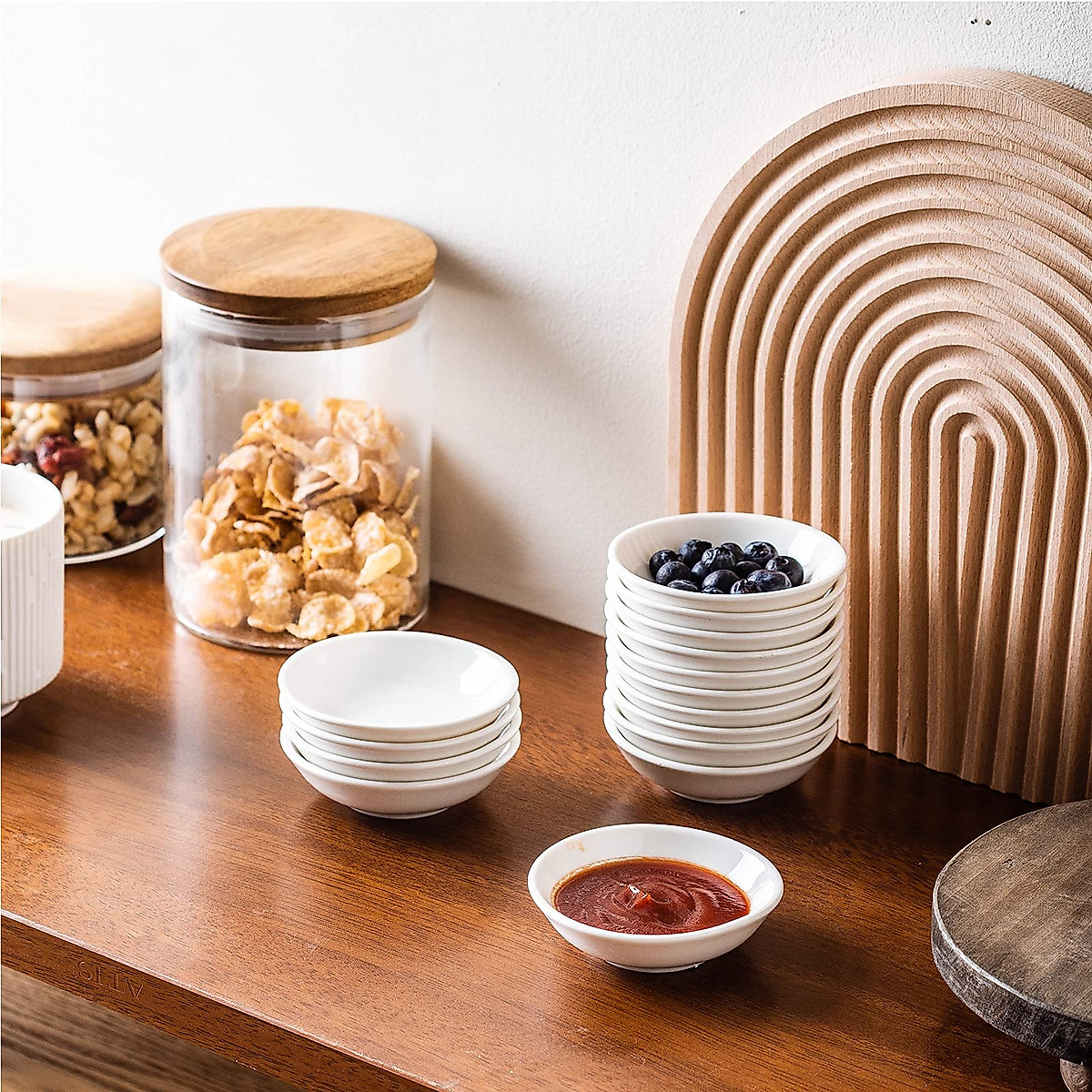 UIBFCWN Sauce Dish Dipping Bowls, 30 Pack Ceramic Dip Bowls Set, 1.2 Oz Soy Sauce Dish, White Dipping Bowls Bulk, Asian Sauce Bowls for Ketchup, BBQ, Condiments, Appetizer