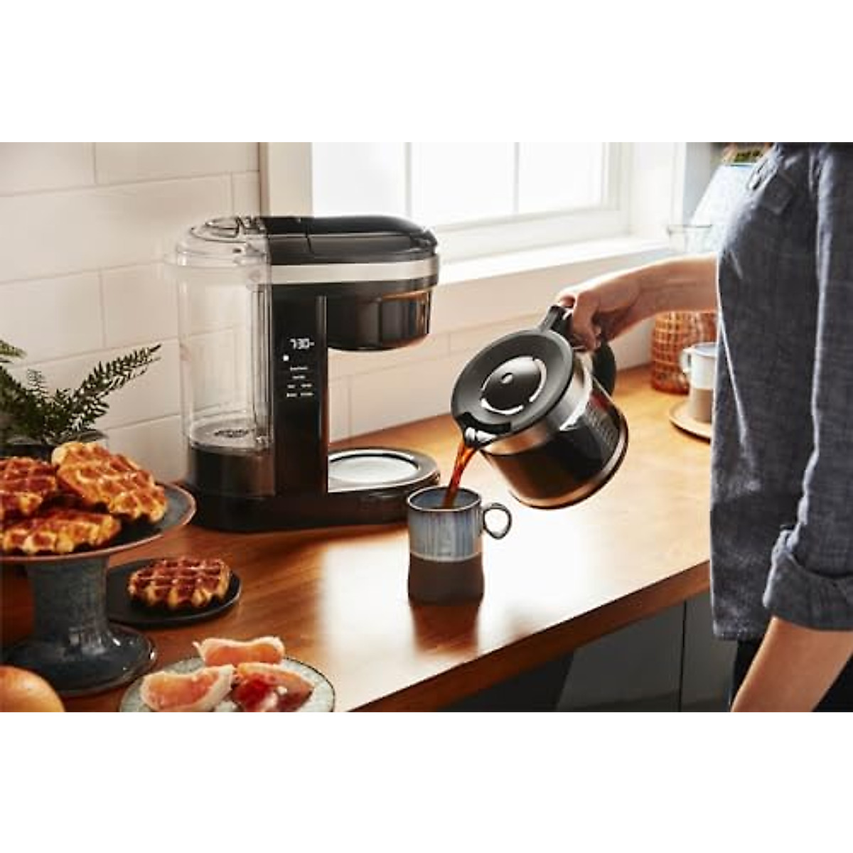 KitchenAid KCM1208OB Drip Spiral Showerhead Coffee Maker, 12 Cup, 7.17"D x 13.4"W x 14.34"H, Onyx Black