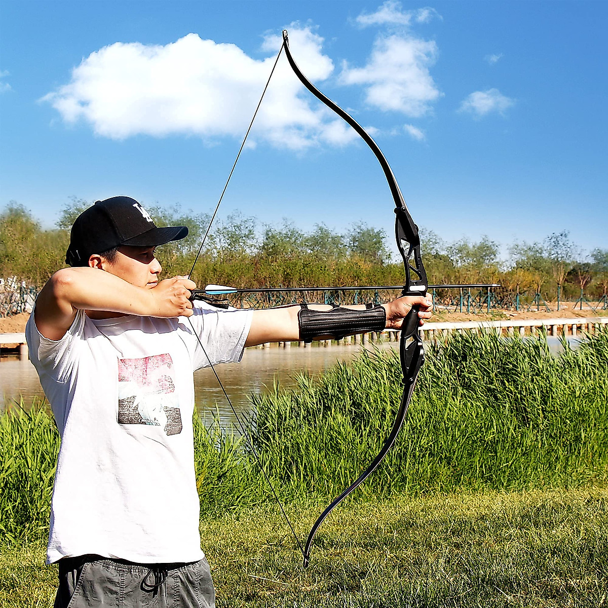 The7boX Archery Takedown Recurve Bow 30 lbs,Bow and Arrow Set for Adult Longbow Right Hand Outdoor Target Practice Competition…