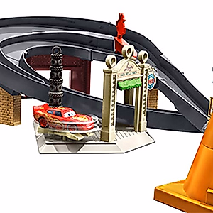Disney Cars Toys Race Around Radiator Springs Playset