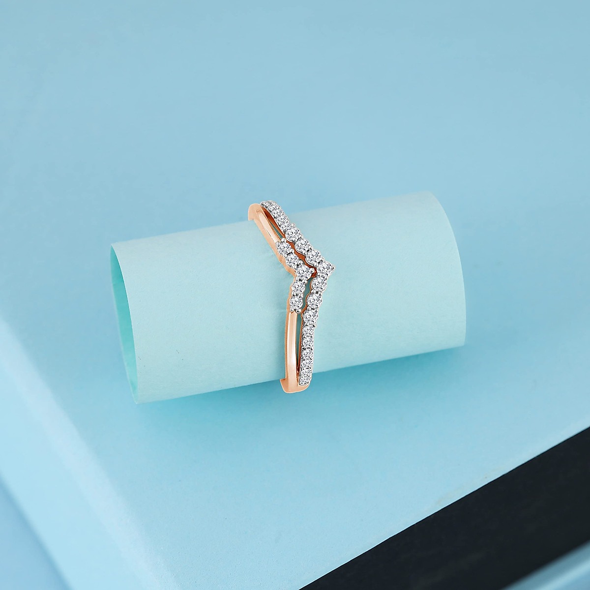 Elmas 1/4 ct Round White Diamond 10K Rose Gold Chevron V Engagement Fashion Band Ring for Women US8