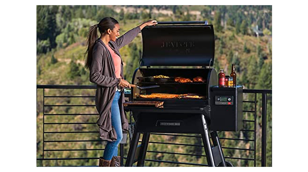 Traeger Ironwood 885 Wood Pellet Grill with WiFIRE & Smart Tech