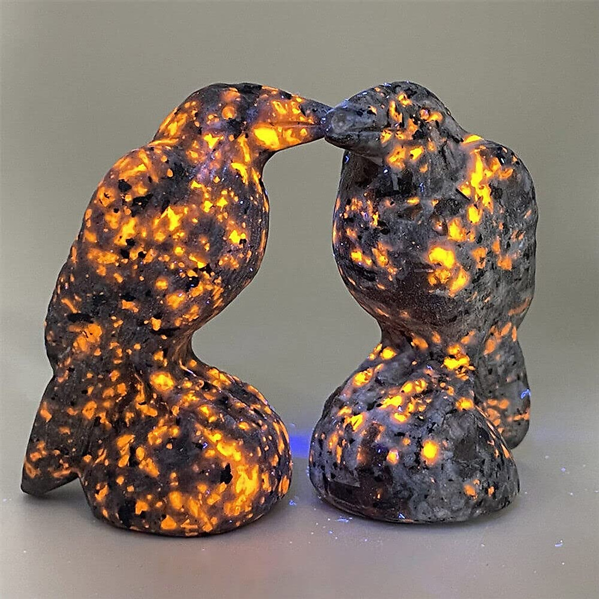 1pc Natural Yooperlite Crow Skull Quartz Crystal Skull Carved Figurines Gem 2.4"