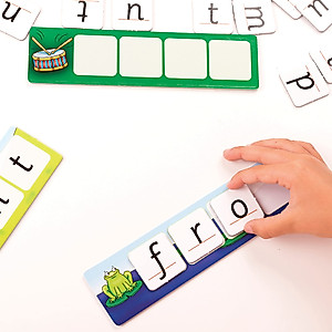 ORCHARD TOYS Moose Games Match and Spell Game. A Fun, First Reading and Spelling Game. 2 Ways to Play. Age 4+. 1-4 Players