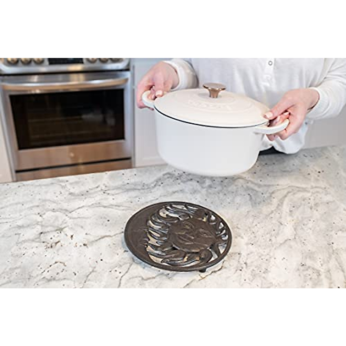 gasaré, Trivet for Hot Dishes, Pots and Pans, Metal Trivet, Sun and Moon Design, Cast Iron, Rubber Feet Caps, Ring Hanger, 8 Inches, Brown Finish, 1 Unit