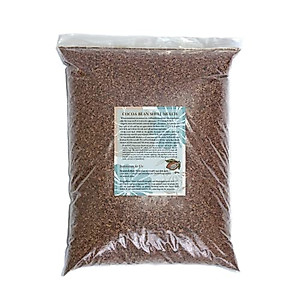 Organic Cocoa Bean Shell Mulch - Made from Cocoa Hulls - for Potted Plants, Flower beds, Gardens (8 Quarts)