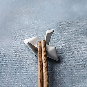 YARNOW Ceramic Chopsticks Rest, 6PCS Chopsticks Holder Spoon Forks Chopsticks Rests Rack Wedding Favors for Guest (Origami Crane) (White)