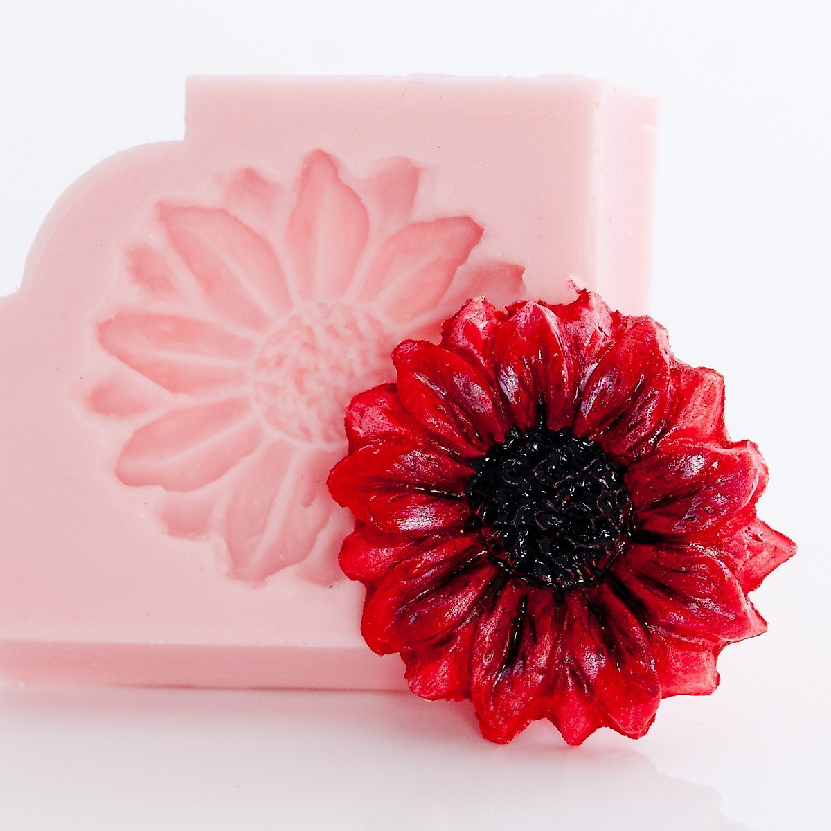 Flower Daisy Silicone Mold Food Safe Fondant, Chocolate, Candy, Resin, Polymer Clay, Jewelry, Craft Mold. Flexible and easy to use.