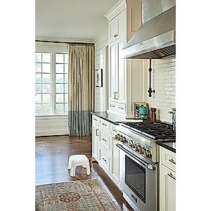 Rubbermaid Step Stool, 9.5-Inch High, White, Plastic, Small Single Step Stool for Kids/Adults in Home/Kitchen/Laundry/Garage/Bathroom (Pack of 2)