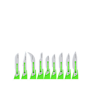 CYNAMED # 22 Disposable Scalpel with Plastic Handle - Sterile Single Blade Razor for Dermaplaning, Dissection, Podiatry, Professional Grooming, Acne Removal - Surgical Stainless Steel Tool - Box of 10