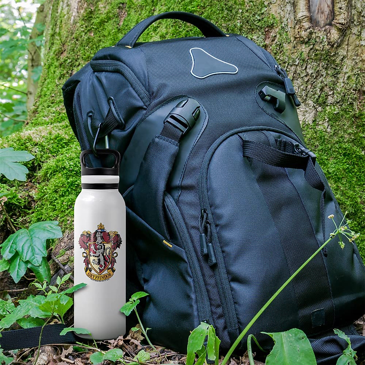 Harry Potter OFFICIAL Gryffindor Crest 24 oz Insulated Canteen Water Bottle, Leak Resistant, Vacuum Insulated Stainless Steel with Loop Cap, White