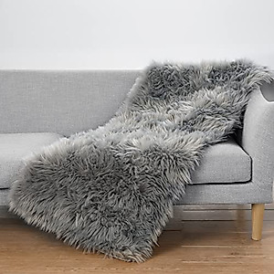 Ciicool Grey Fur Rug Fluffy Rug, 2x4 ft Small Faux Fur Rug for Bedroom, Washable Faux Sheepskin Rug for Sofa Couch Seat Cushion, Thick Shaggy Furry Rugs Floor Carpets for Bedside Living Room