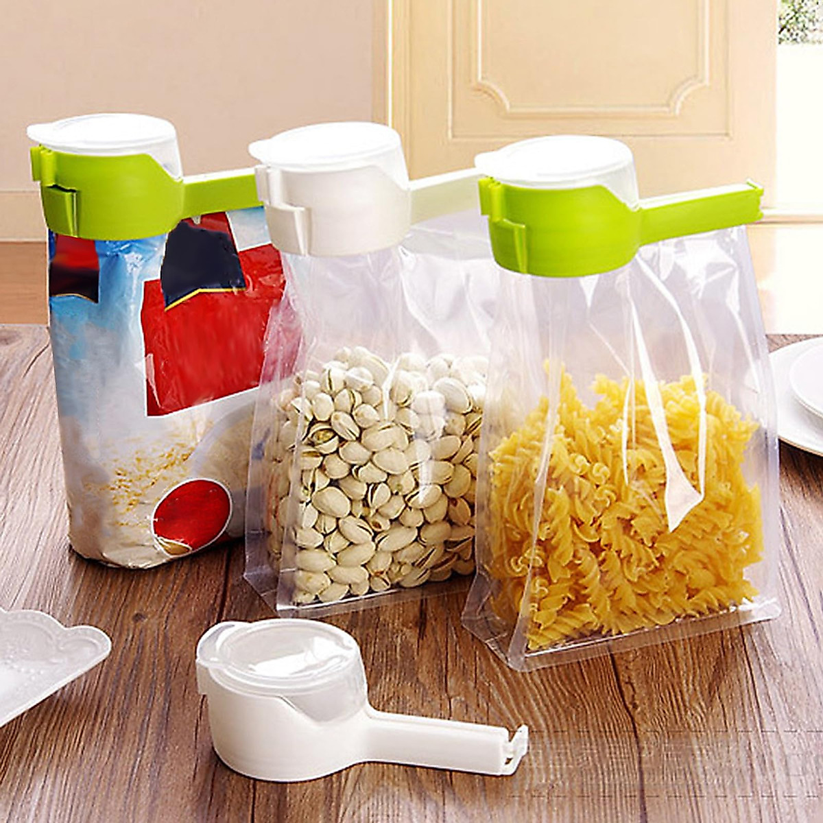 Bag Clips for Food,Food Storage Sealing Clips with Pouring Spouts, Bag Clips for Food,Chip Bag Clips,Plastic Cap Food Clips, Great for Organizing and Storing Food in the Kitchen (Black)
