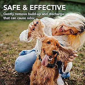 Vet's Best Ear Relief Finger Wipes | Ear Cleansing Finger Wipes for Dogs | Sooths & Deodorizes | 50 Disposable Wipes