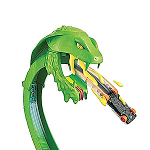 Hot Wheels Toxic Snake Strike Challenge Play Set with Slime for Kids 5 Years Old & Up, Includes One 1:64 Scale Vehicle, Connects to Other Sets, Single Or Multicar Play