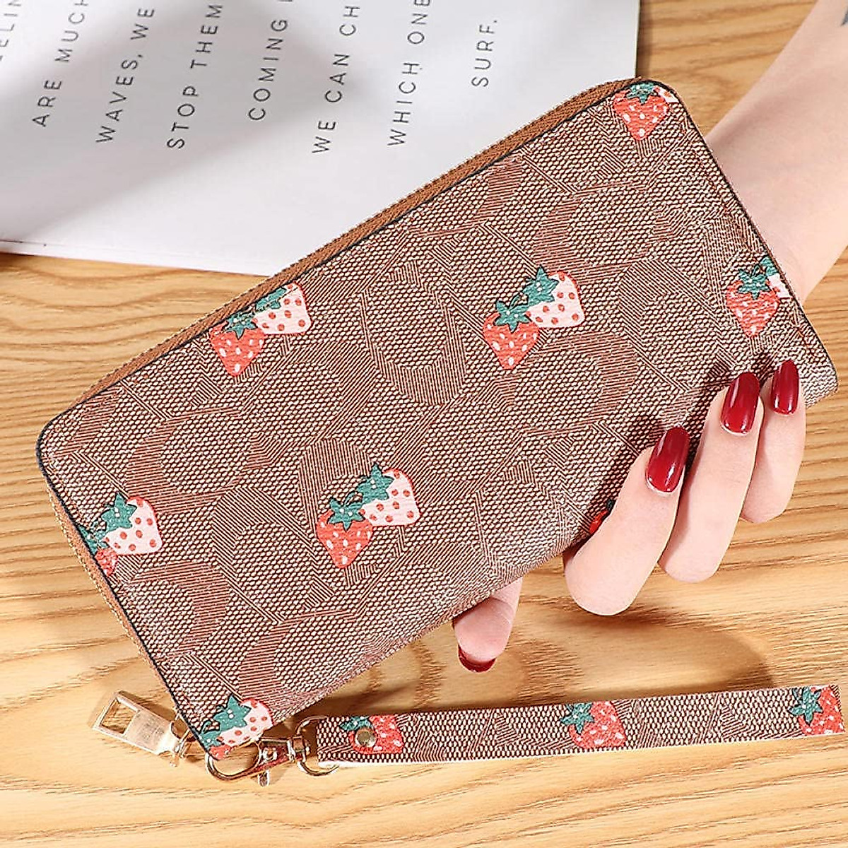 ZHAOCC Ladies Wallet, Ladies Compact Clutch Mini Wallet Women s Cute Strawberry Print Wallet Long Handbag Wild Zipper Clutch Bag Multi-Card Wallet (Color : Brown)