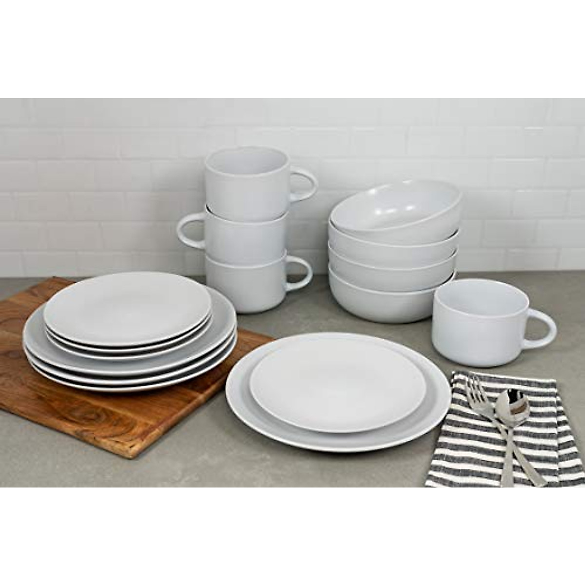 10 Strawberry Street Wazee Matte Coupe Dinnerware Pack of 16, White