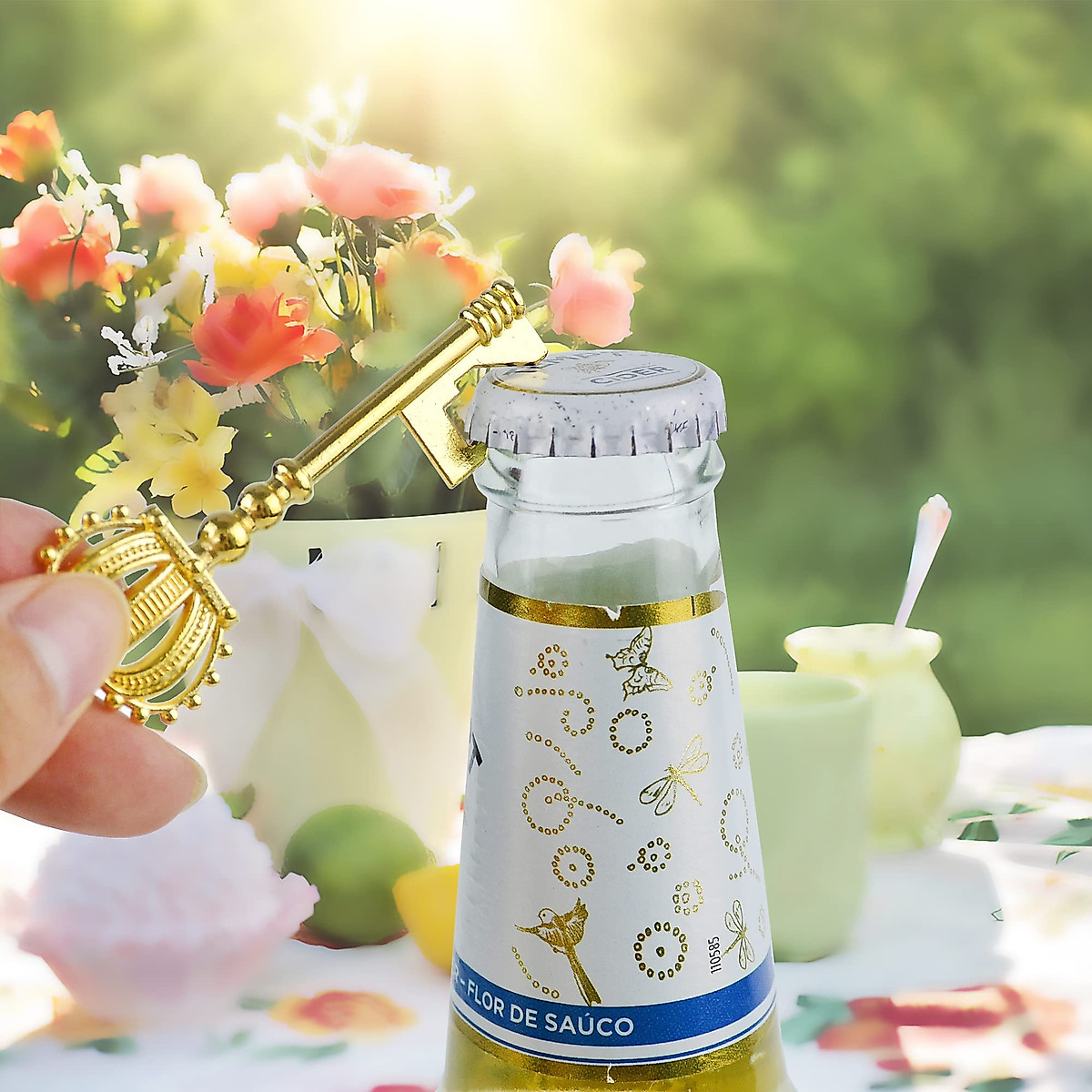 Aokbean 52 pcs Crown Key Bottle Opener with Tag and Keychain,Vintage Skeleton Key Bottle Opener for Wedding Party Favors (Gold)