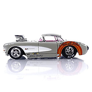 Looney Tunes 1:24 1957 Chevrolet Corvette Die-cast Car & 2.75" Bugs Bunny Figure, Toys for Kids and Adults