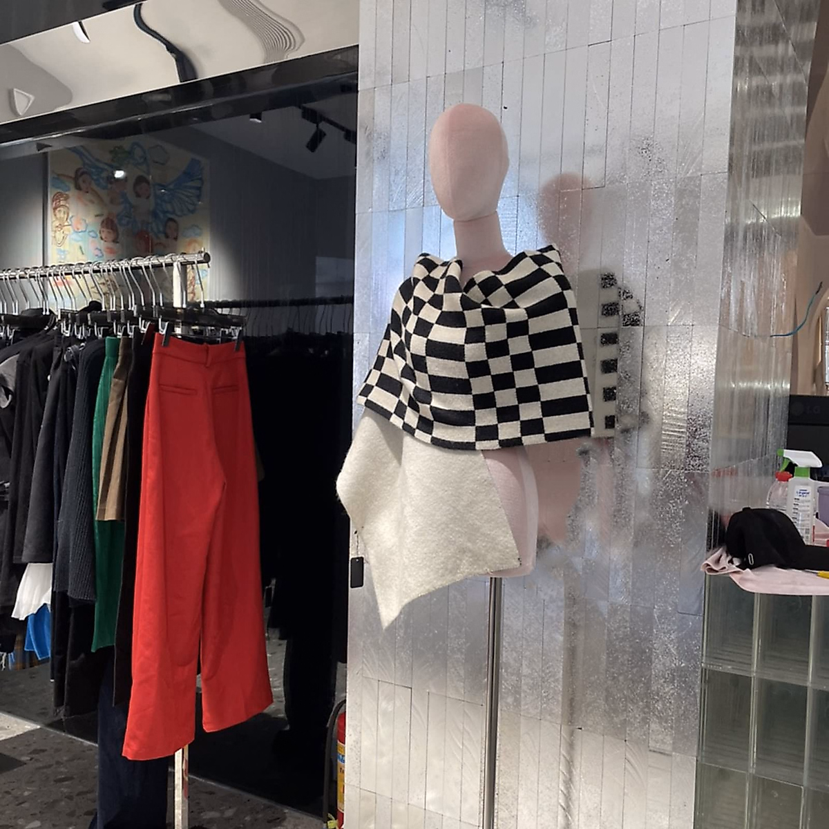 Female Dress Form, Pink Velvet Mannequin Body with Metal Stand, Detachable Dress Form for Retail Clothing Shops, Trade Shows, Online Boutiques, Craft Shows, Jewelry Display, Height Adjustable