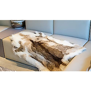 DUPA LIFE Reindeer Print Mixed Beige White ReindeerSkin Faux Fur Reindeer Hide Area Rug for Bedroom, Living Room,Chair Cover. Ultra Soft Fluffy Cozy Washable 3x3.5Feet