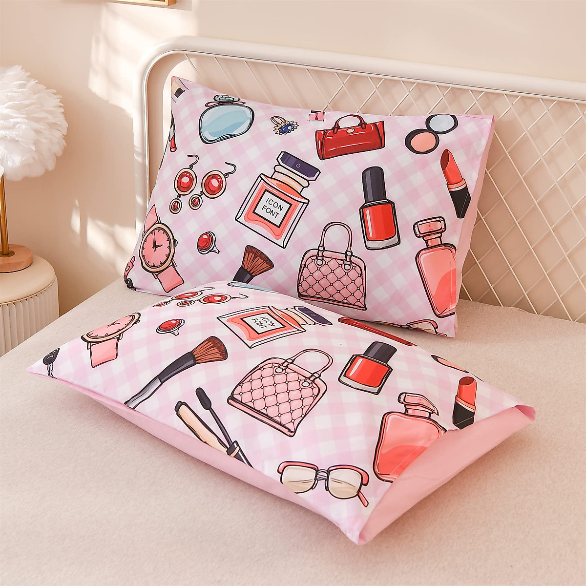 Aimuan Fashion Girl Comforter Sets Cosmetic Perfume Bag Lipstick Diva Pink Quilt Set Nail Polish Pattern Decorative Quilted 3 Pcs Makeup Bedding Set with 2 Pillowcases (Pink, Twin)