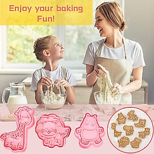 Crethinkaty Animals Cookie Cutter Set,8 Pcs Plastic Cookie Stamps Cartoon Fun Biscuit Moulds Fondont Decoration
