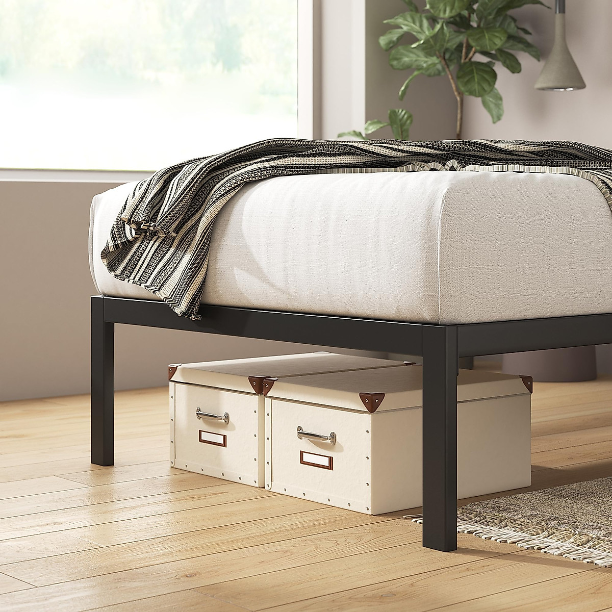 ZINUS Mia Metal Platform Bed Frame, Wood Slat Support, No Box Spring Needed, Easy Assembly, Black, 75" x 30" (Narrow Twin)