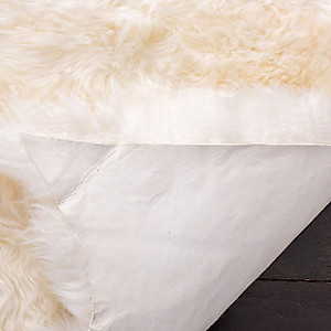 SAFAVIEH Sheep Skin Collection 3' x 5' White SHS121A Handmade Rustic Glam Genuine Pelt 3.4-inch Extra Thick Area Rug