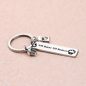 WSNANG Funny Baker Gift 49% Baker 51% Badass Keychain Cupcake Charm Jewelry Pastry Chef Gift Culinary School Graduation Gift Bake Lover Gift (Baker keychain)