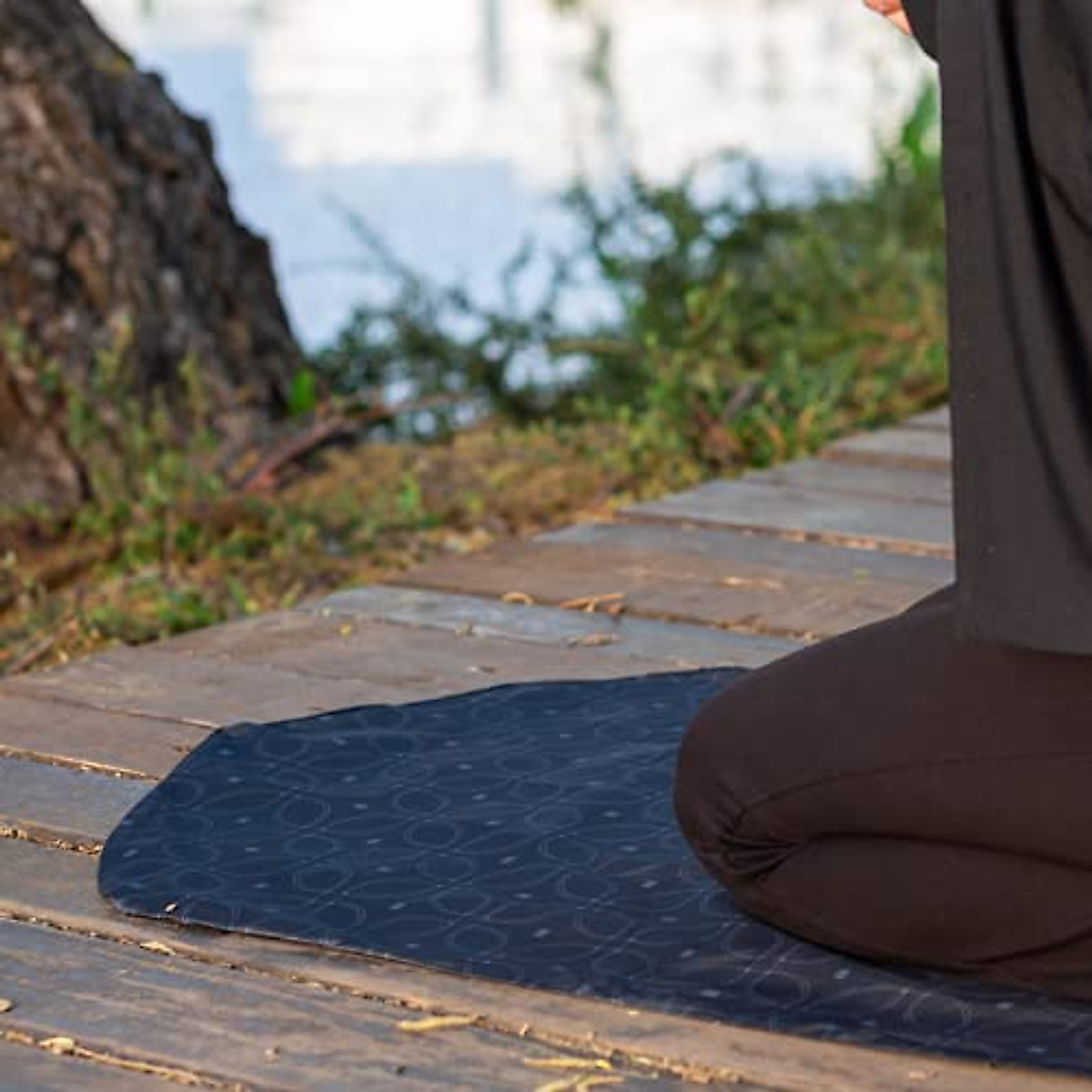 TAKVA The Pocket Sejadah Limited Edition | Portable Prayer mat, Muslim Gift, Ramadan Present (Batik Black)