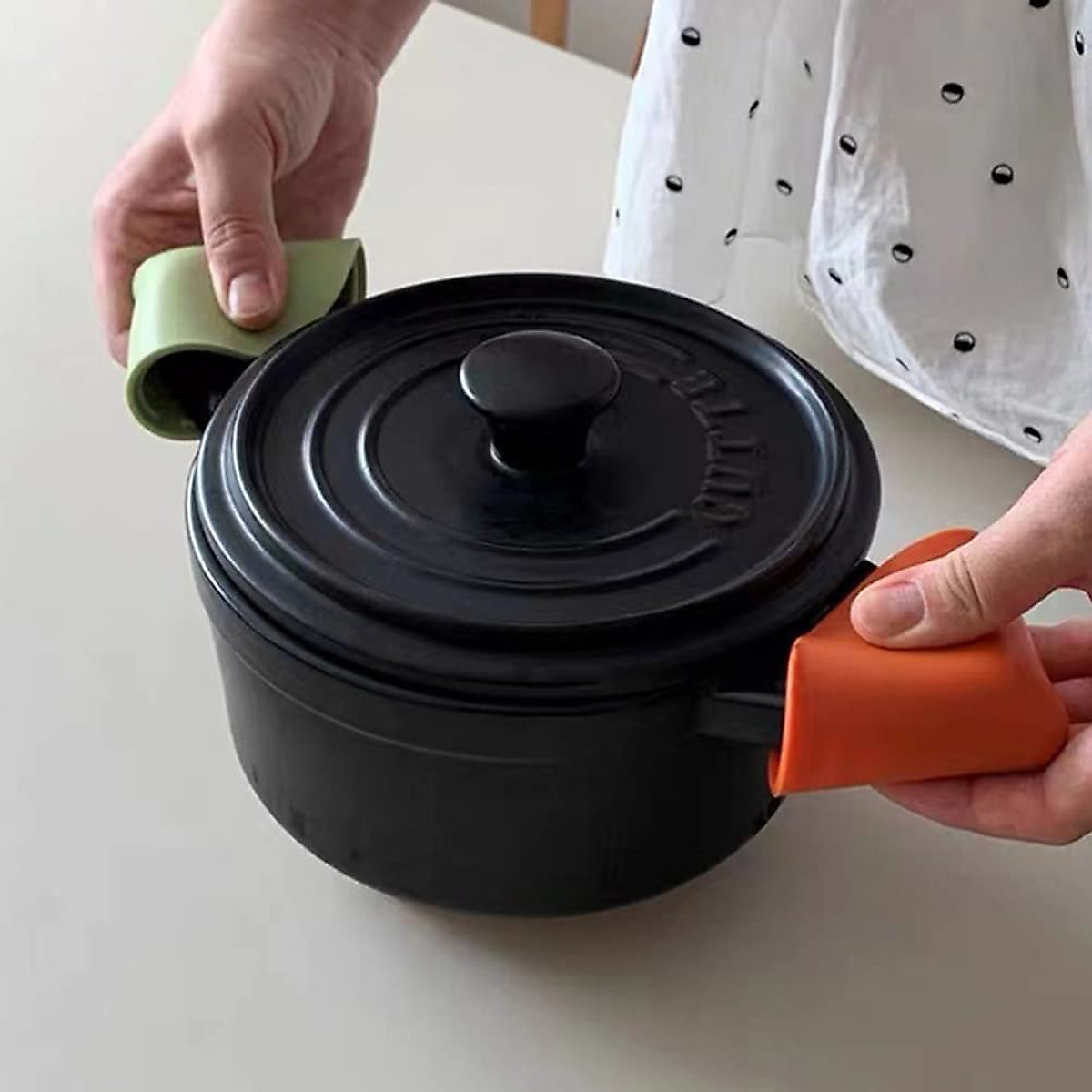 Hemoton 1 Pair Silicone Handle Holder Triangle Assist Hot Handle Holder Non Slip Pan Pot Holders Cover Heat Resistant Pot Sleeve Grip Cookware Handle for Frying Cast Iron Skillet Metal Pan Orange