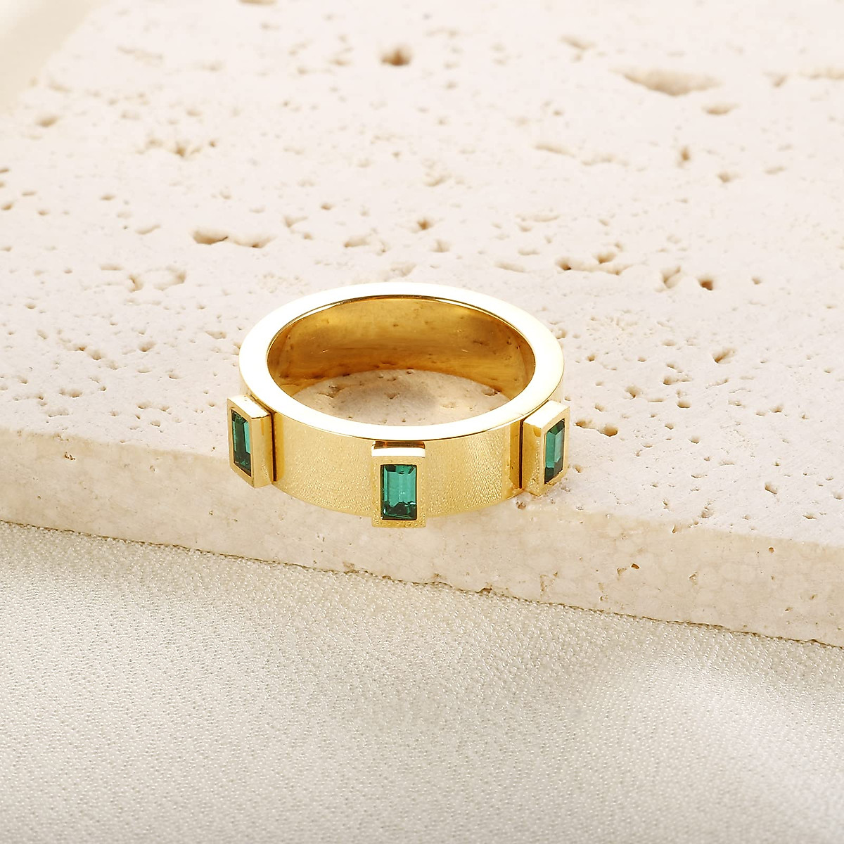 JINHUI Green Emerald Ring for Women, 18k Gold Plated Delicate Emerald Cut Ring, Dainty Birthstone Ring Jewelry Gift (Size 8).