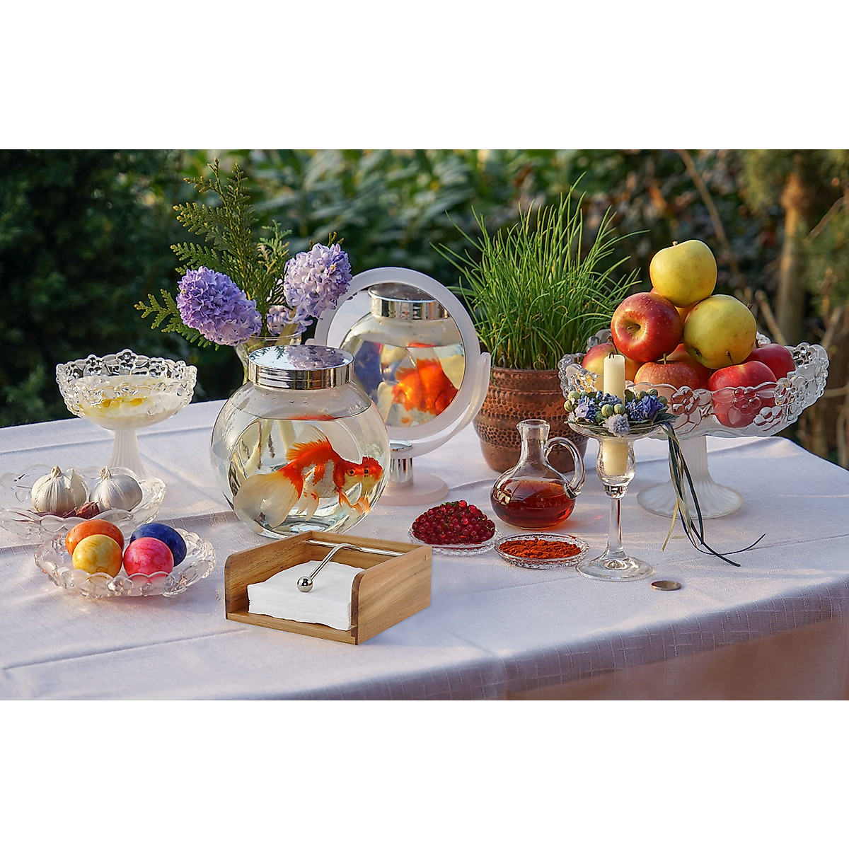 Spiretro Cocktail Paper Napkin Flat Holder, Decorative Beverage Napkin Caddy with Sophisticatedly Metal Center Bar, Solid Acacia Wood with Grain for Kitchen Dinging Countertop, Rustic Natural Brown