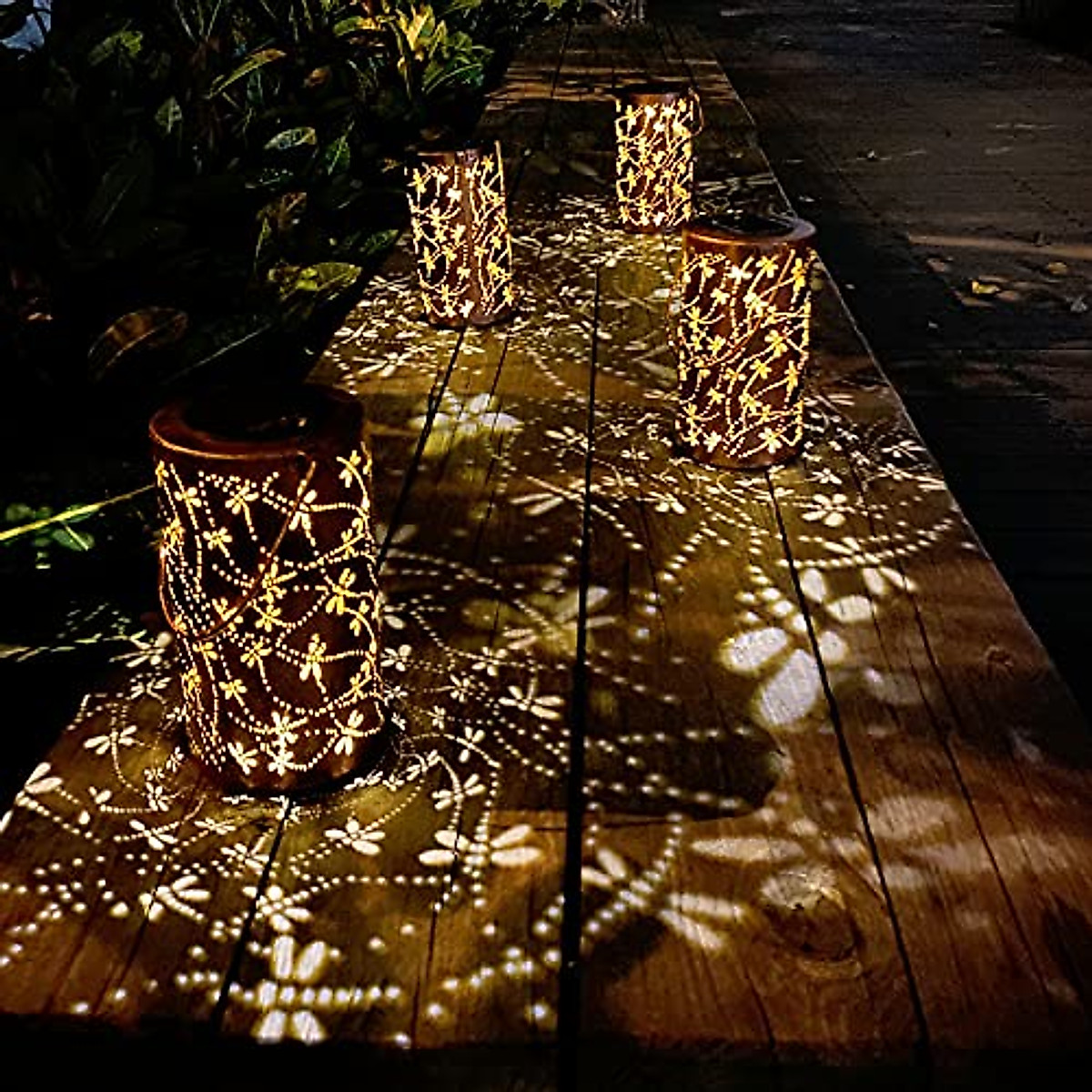 Solar Lanterns Outdoor Hanging Lantern Lights, Dragonfly Hollowed-Out Metal Decor Lantern, Waterproof LED Decorative Garden Light - Delicate Garden Decoration for Patio, Yard, Pathway, Landscape