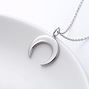 DAOCHONG S925 Sterling Silver Crescent Moon Tooth Horn Pendant Necklace for Women