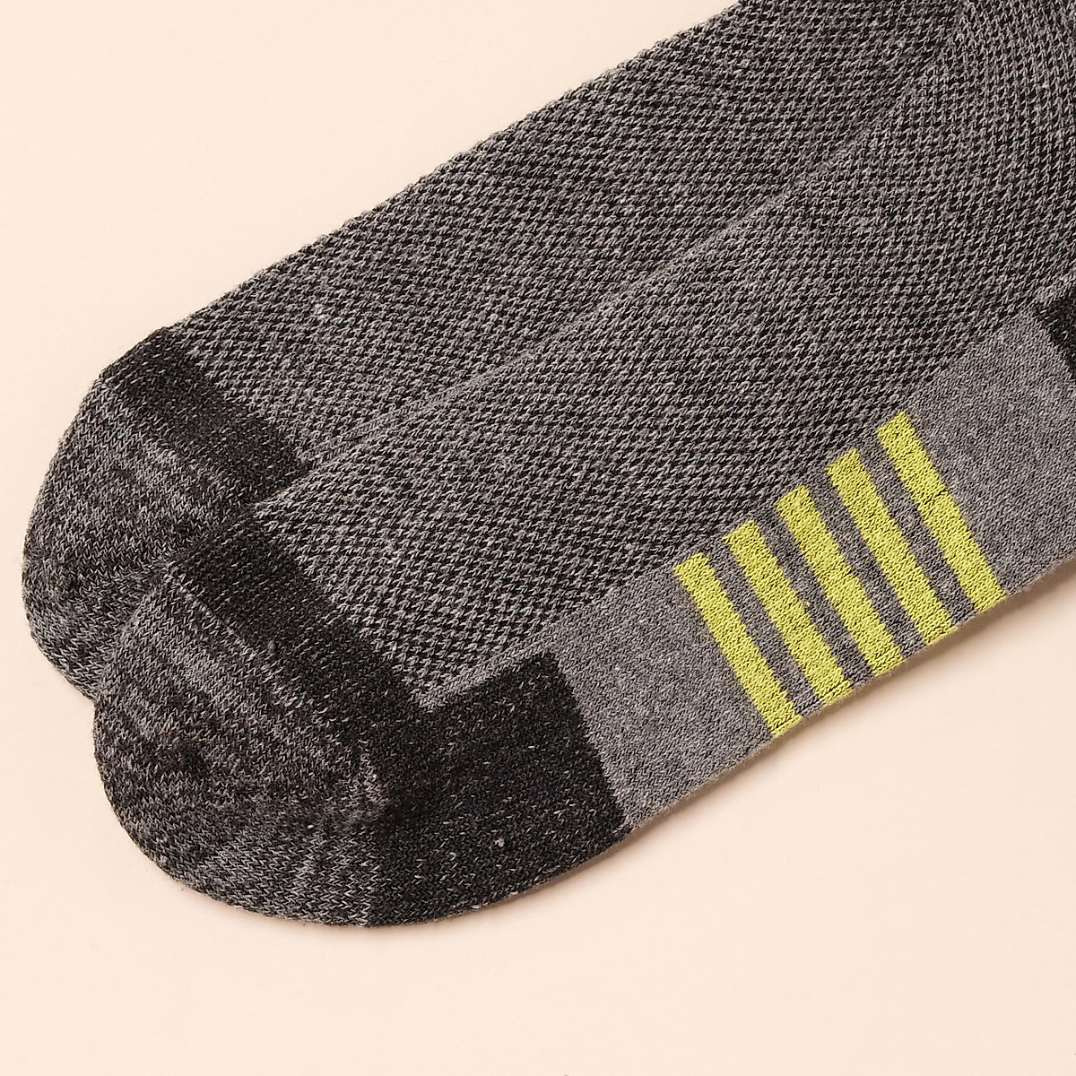 Amazon Essentials Men's Performance Cotton Cushioned Breathable Athletic Crew Sports Socks, 6 Pairs, Grey/White, 12-14