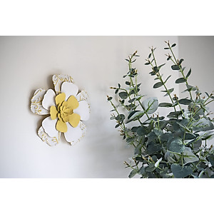 Foreside Home & Garden 7.75 x 7.5 inch White and Yellow Metal Layered Flower Wall Décor FDDD10143, Multi