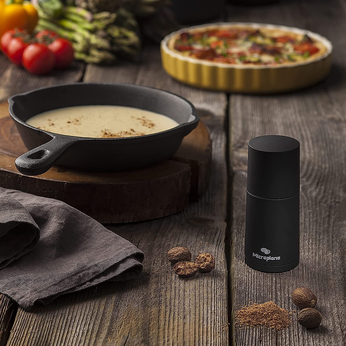 Microplane Manual Spice Mill - Cinnamon Grinder and Nutmeg Grater (Black)